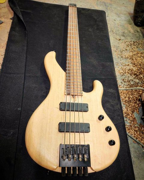 5-string headless 32" scale - Muckelroy Basses